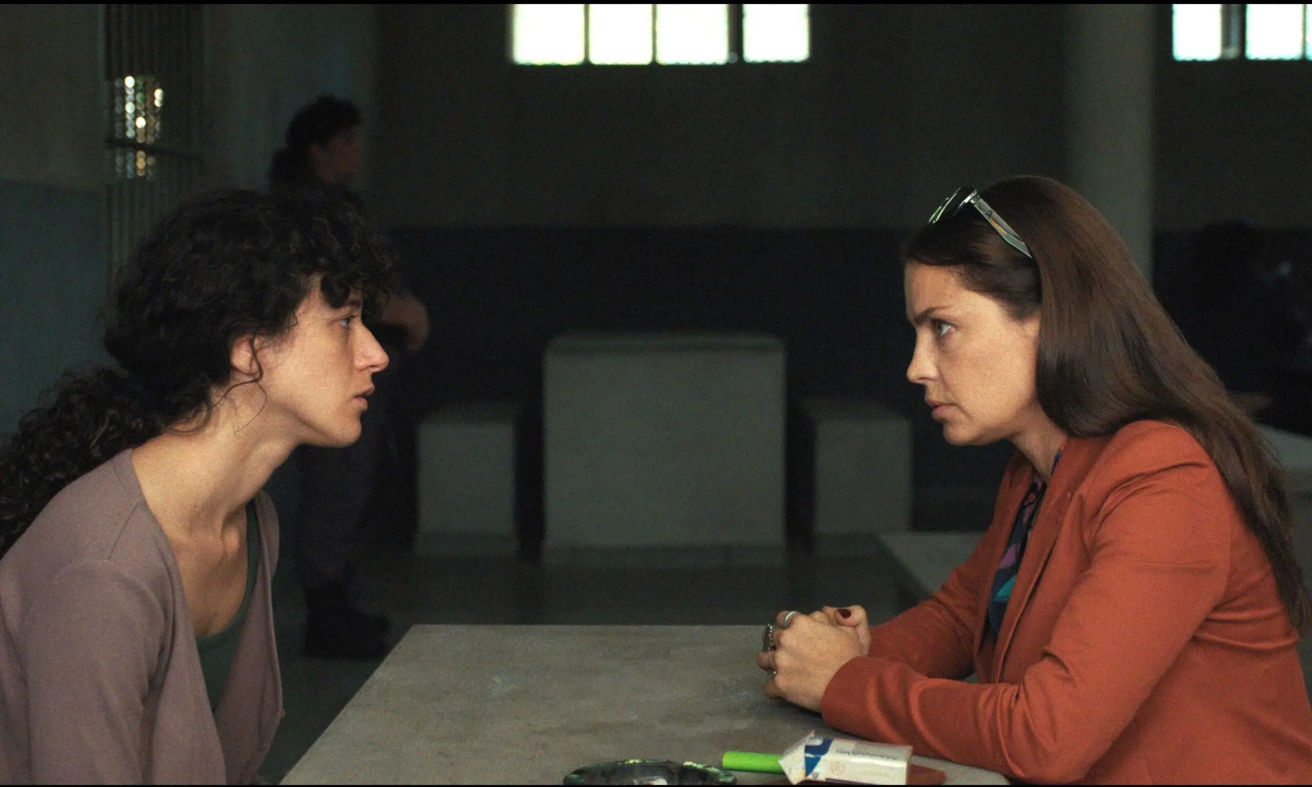 Blondi y Belén, las dos caras de Dolores Fonzi como directora